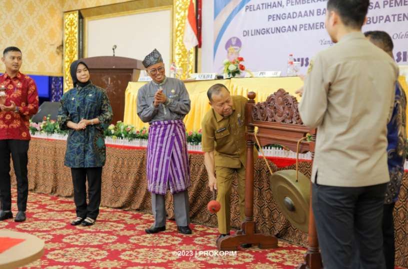 RRI.co.id - Ujian Sertifikasi Pengadaan Barang dan Jasa Pemkab Meranti RRI.co.id - Ujian Sertifikasi Pengadaan Barang dan Jasa Pemkab Meranti