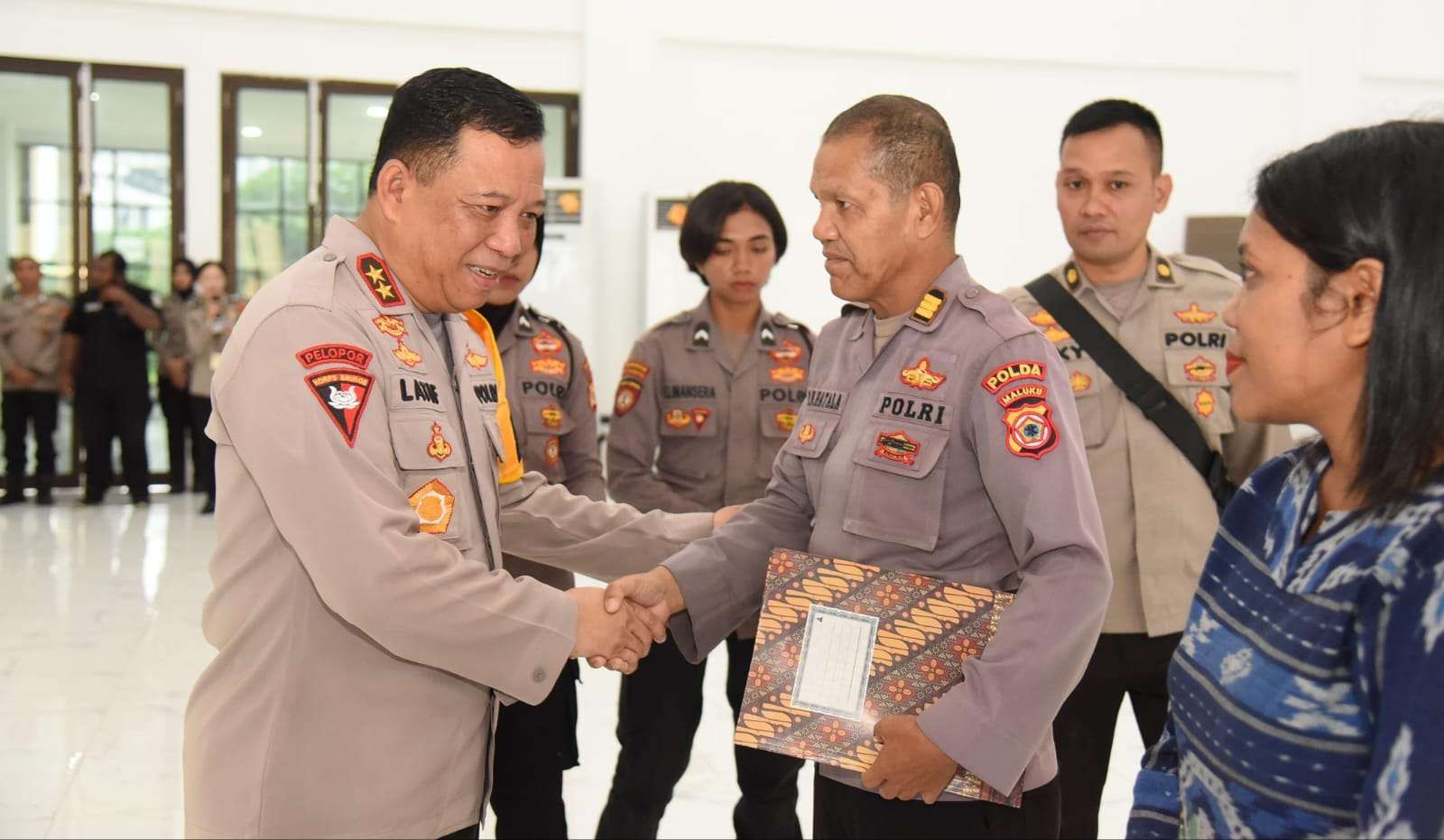 RRI.co.id - Pesan Kapolda Maluku : Semangat Kebersamaan Melayani Masyarakat RRI.co.id - Pesan Kapolda Maluku : Semangat Kebersamaan Melayani Masyarakat
