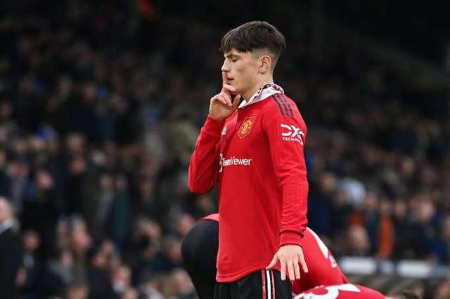 RRI.co.id - MU Naik ke Posisi Dua usai Kalahkan Leeds 2-0 RRI.co.id - MU Naik ke Posisi Dua usai Kalahkan Leeds 2-0